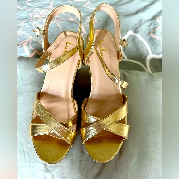 Lulus | Shoes | Lulus Women Wedge Sandal | Poshmark